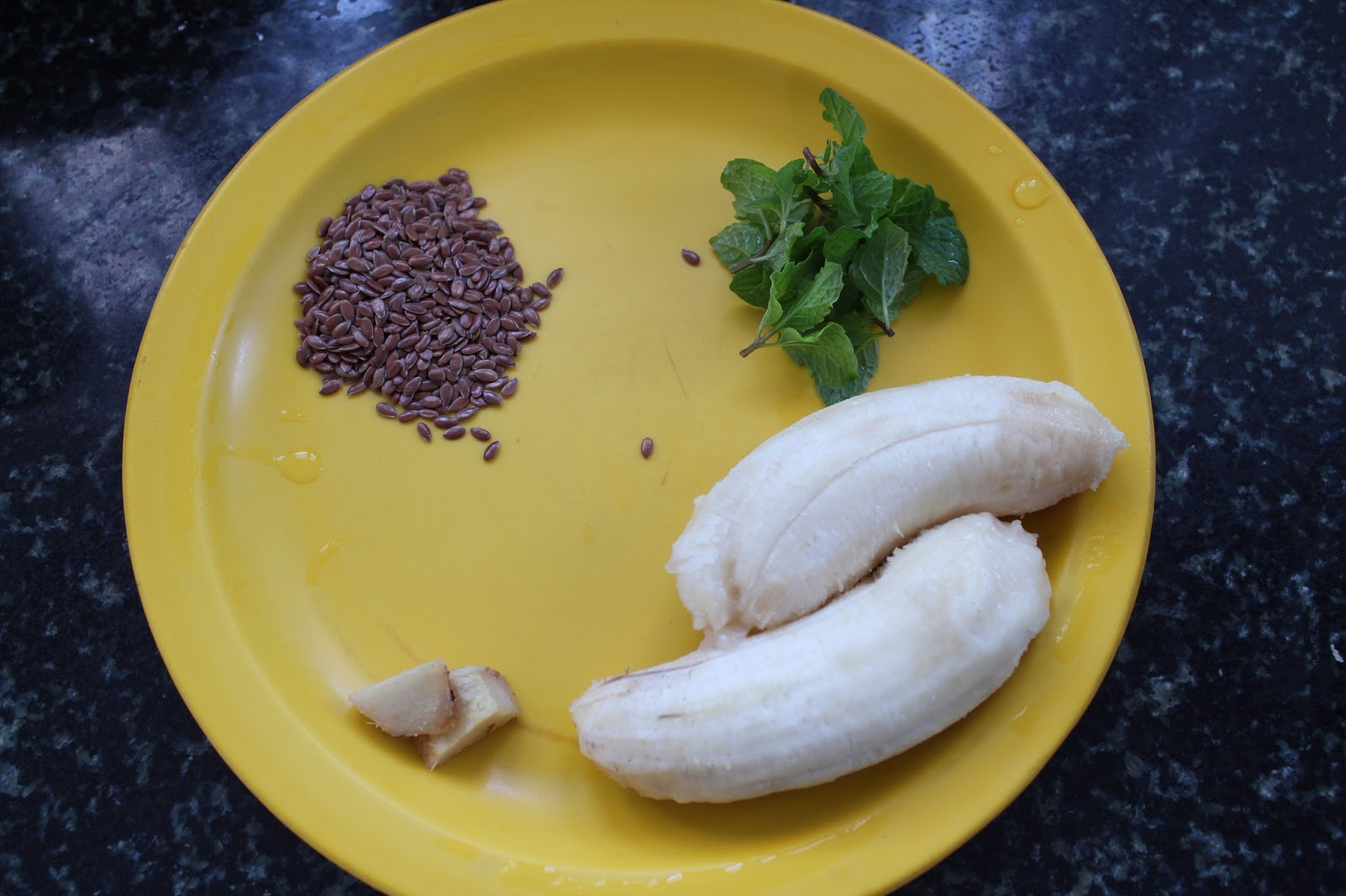 BANANA GINGER SMOOTHIE!!