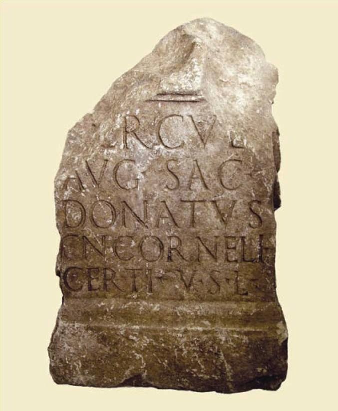 TROGIR KROZ POVIJEST: HERAKLOV ŽRTVENIK