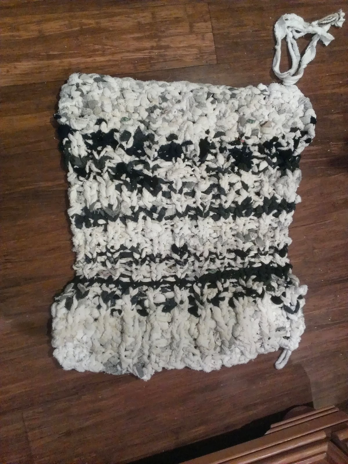 Career 2 Home School Mom: Old Holey Sock Rug