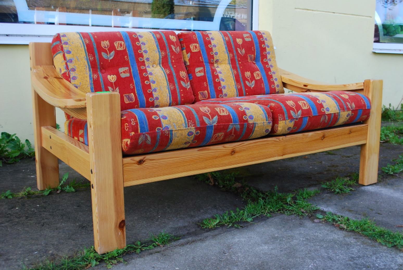 Lietotas mēbeles - God Hand IK: Lietotas mēbeles Rīgā