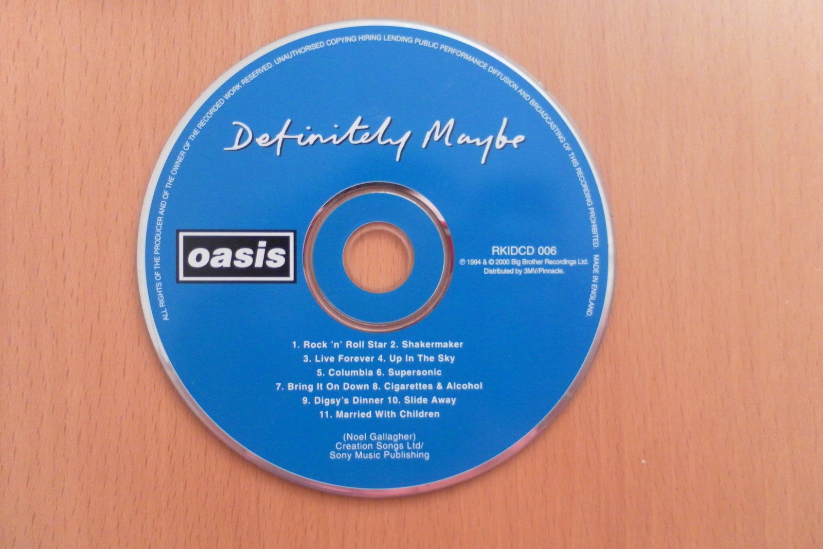 G324 Advanced Portfolio in Media: Definitely Maybe Digipak Analysis - Oasis