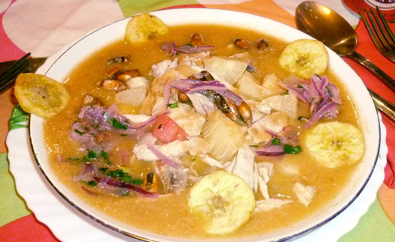 - Salmorrejo -: Encebollado, aji y curtido de cebolla de Ecuador. Sencillos
