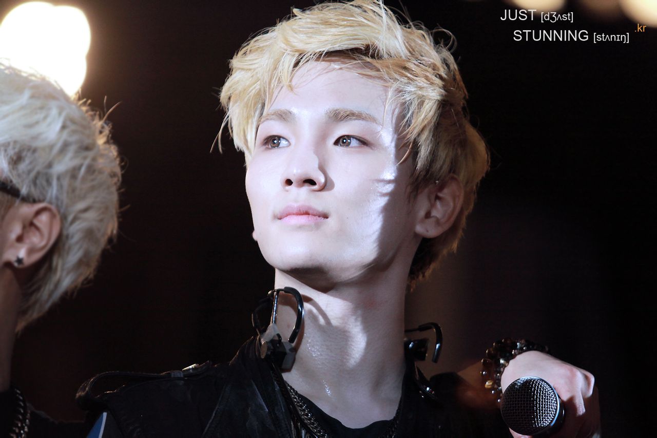 Watch 11 Minutes of SHINee at the 2013 Golden Disk Awards