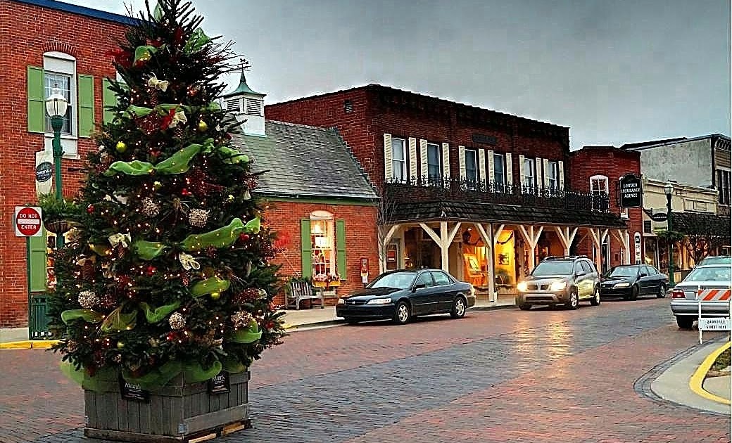 Photo Potpourri: An anniversary almost missed ...and a return to ...