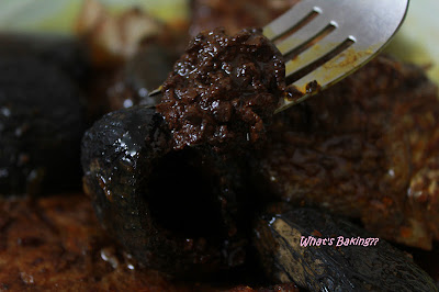 What's Baking??: Buah Keluak Ikan Jenahak (Black Nut with Golden Snapper)