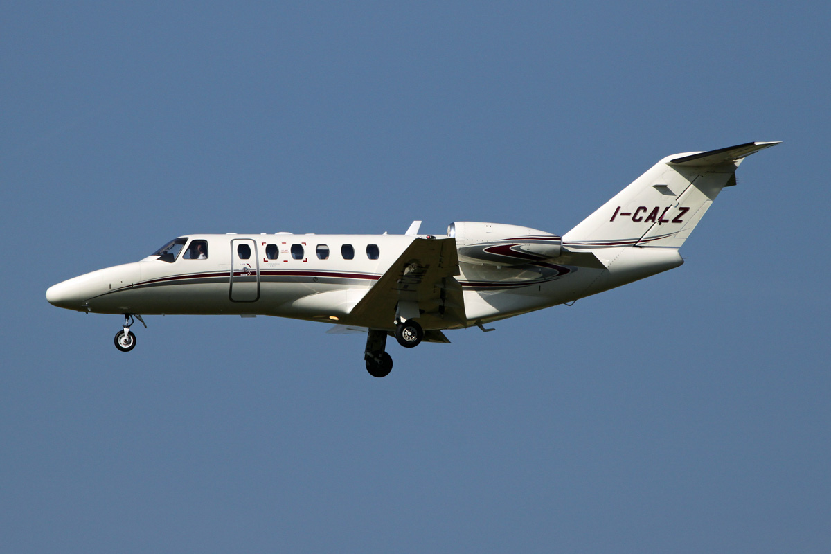 Planes and Trains - Planes 2011: I-CALZ / Cessna 525A Citation CJ2 ...