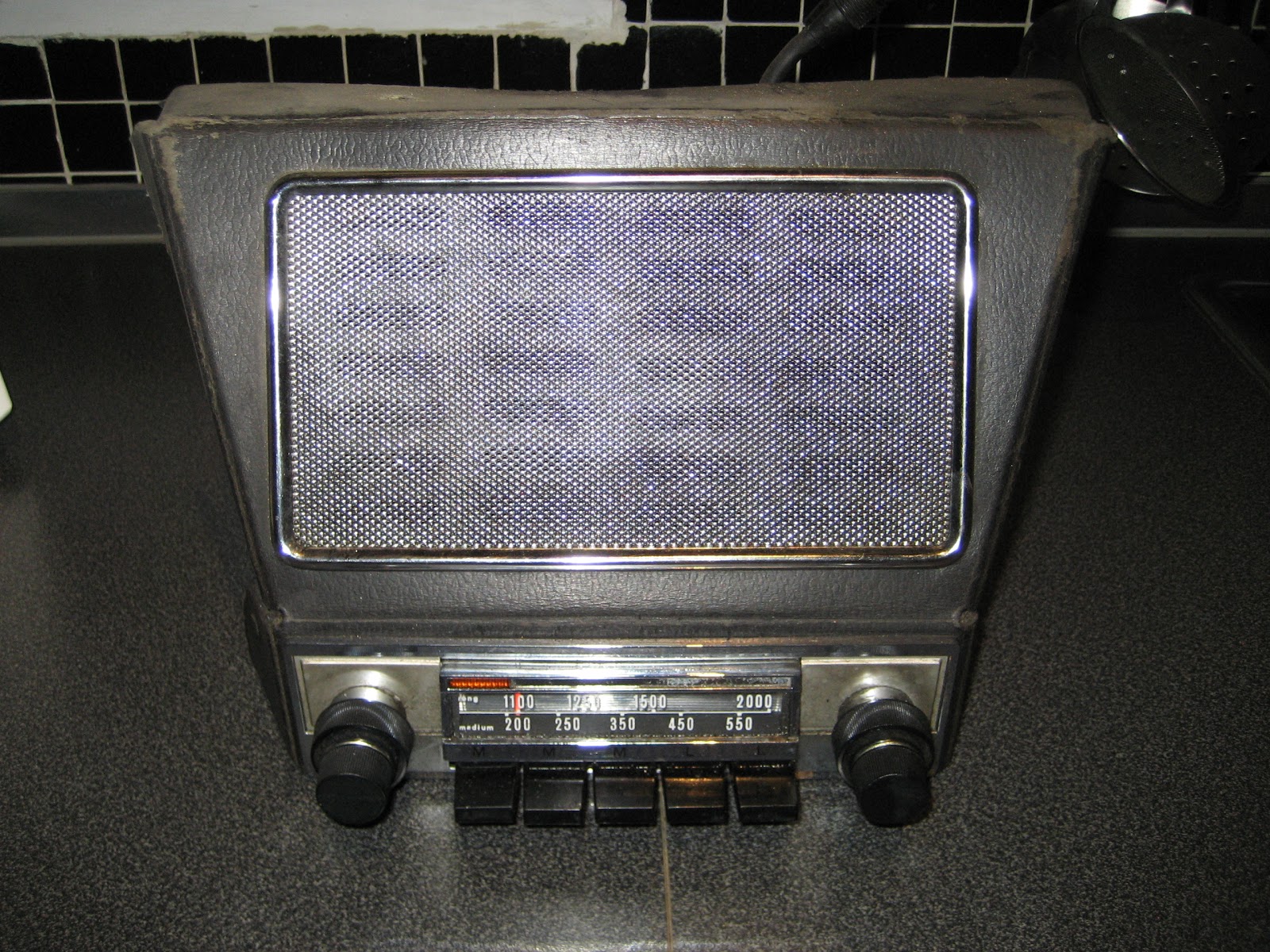 Austin Healey Sprite MK3 restoration: Cleaning and verifying the radio