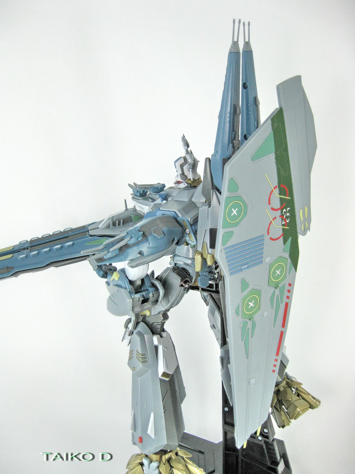TOY ADDICT ZONE: MACROSS FRONTIER: DX MACROSS QUARTER..