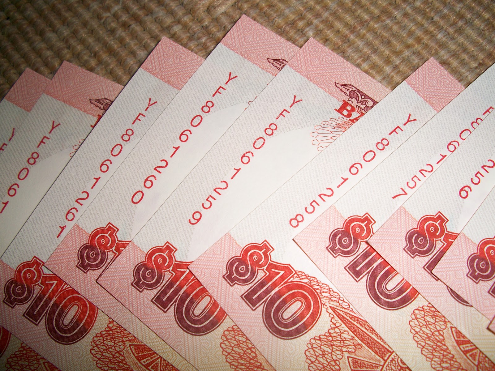 collectible items: Duit Malaysia lama RM10 running number UNC-15pcs