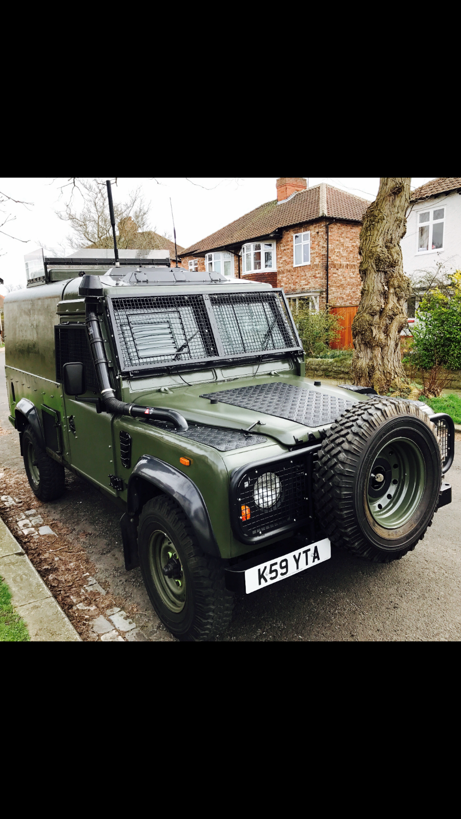 Landrover Defender: Land Rover Snatch Defender 110 Armoured Low Miles ...