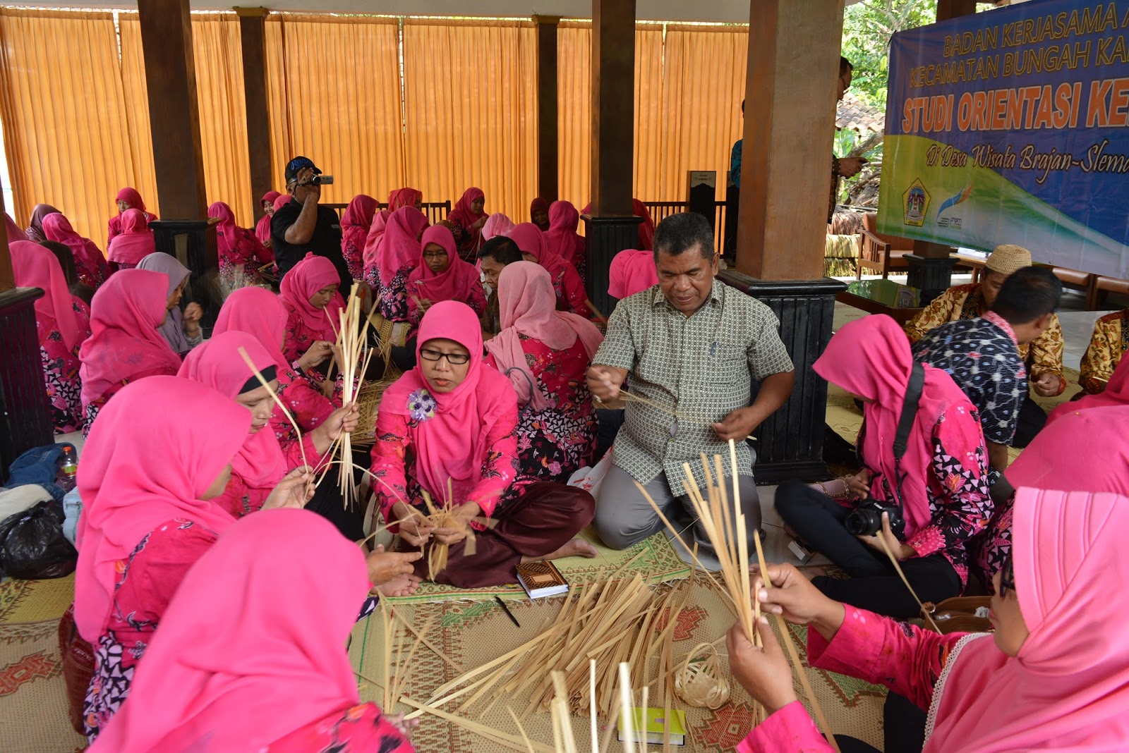 Kunjungan Kelompok SPP PNPM Mandiri Kabupaten Gresik | Desa Wisata Kerajinan Bambu Brajan