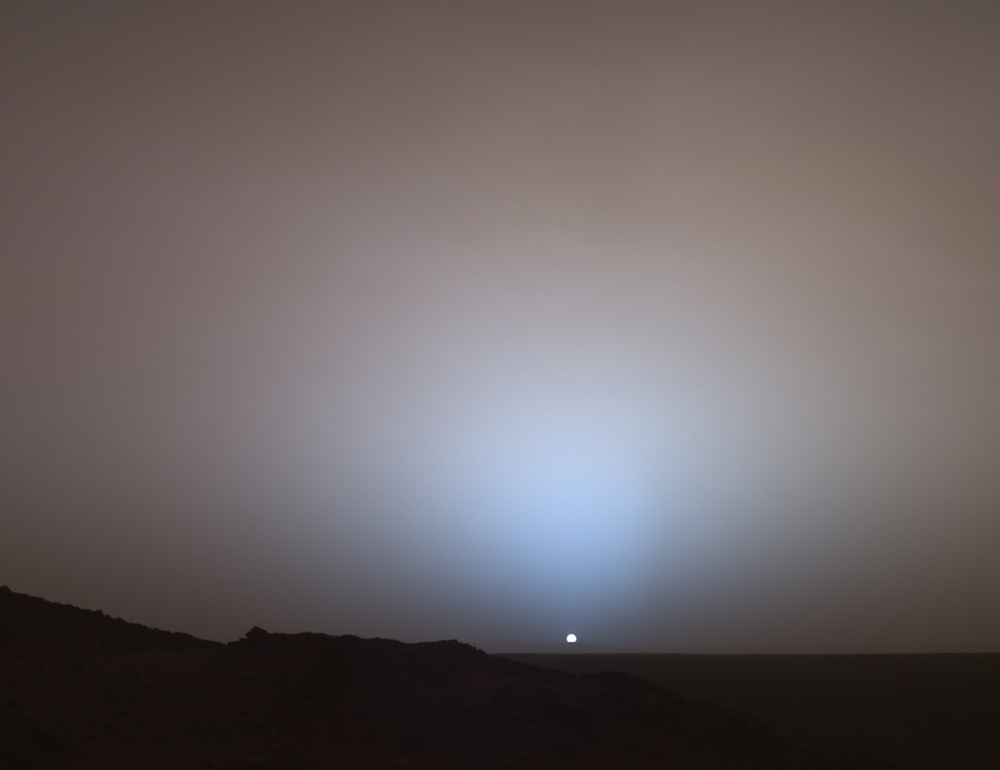 AMAZING STORIES AROUND THE WORLD: Sunset On Planet Mars (PHOTO)
