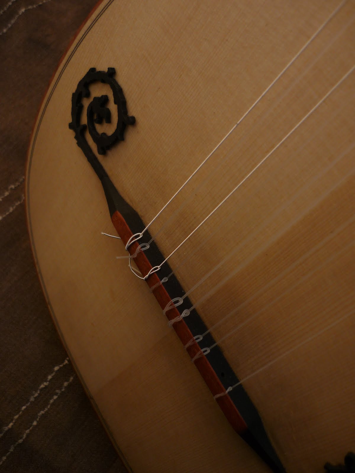 Instrumentos antiguos Zanfona o Hurdy Gurdy: Guitarra Barroca
