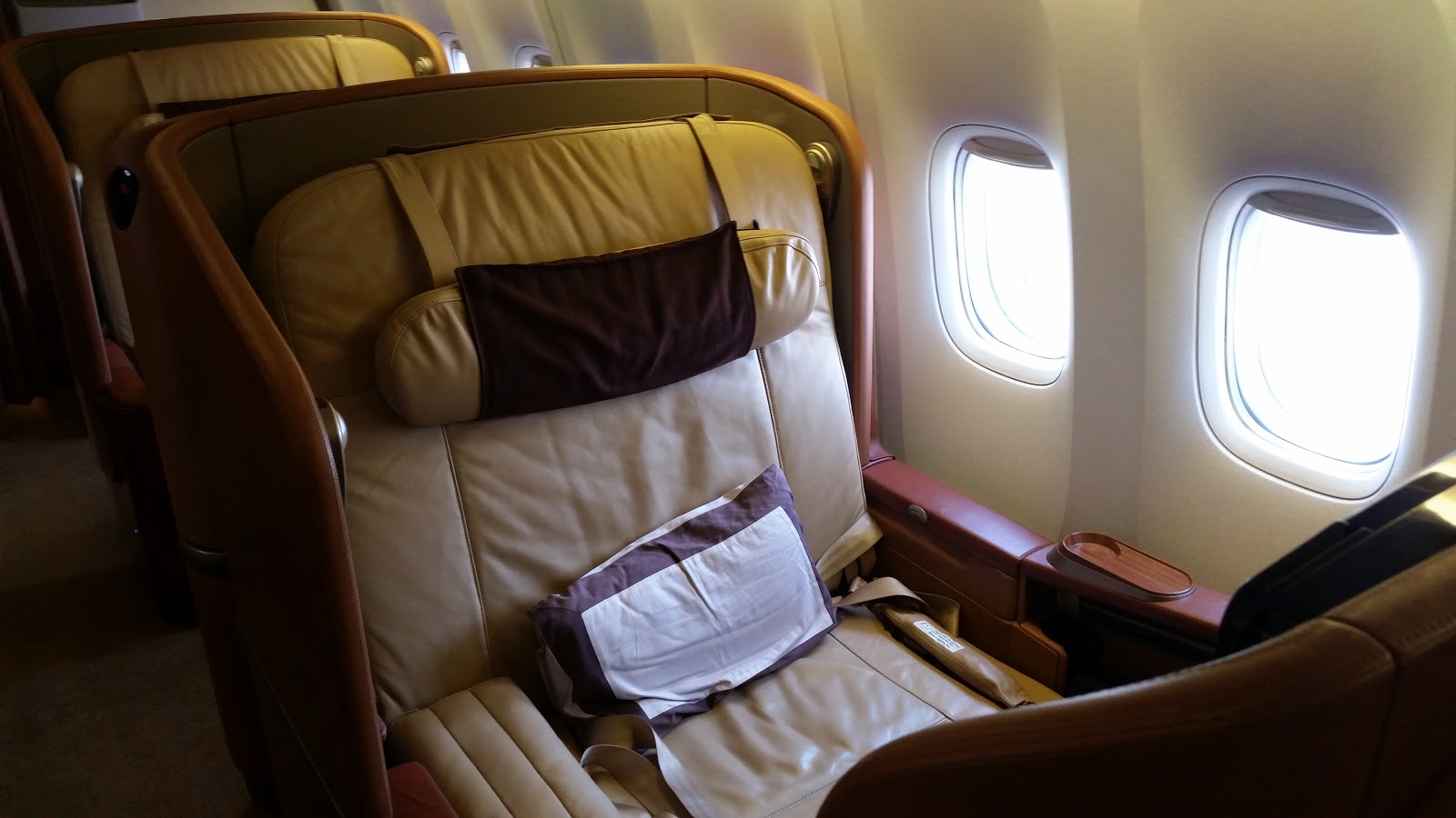 Singapore Airlines First Class on the Boeing 777-300 : SQ238 Melbourne ...