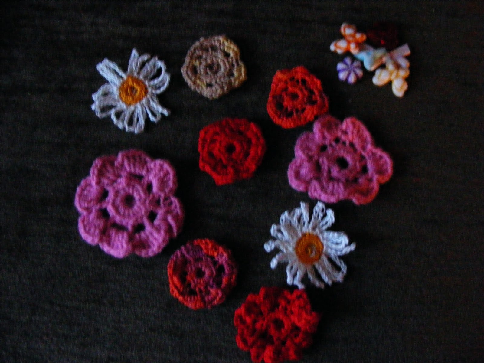 Handmade tricotaje: Flori crosetate