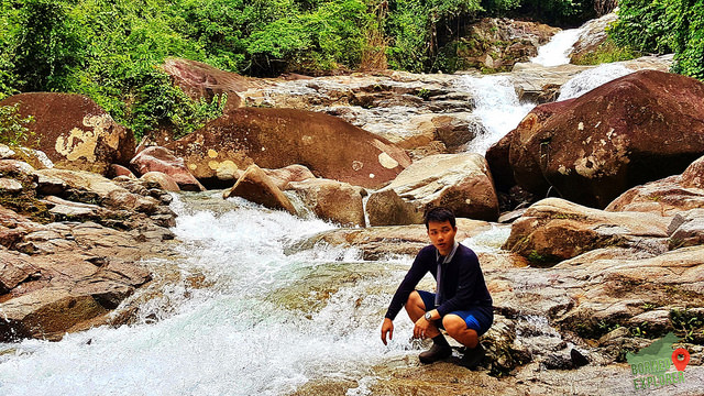 The Beautiful Sebako Waterfall at Lundu Sematan 伦乐三马丹的舍巴哥瀑布