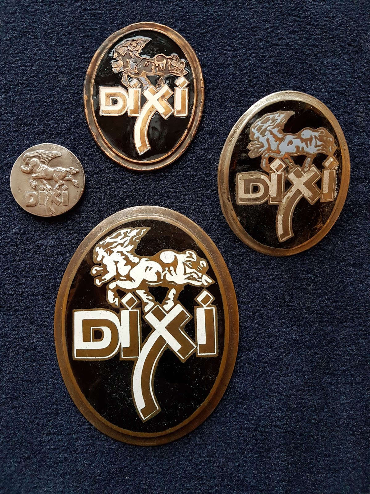 RadiatorEmblems: DIXI / GERMANY