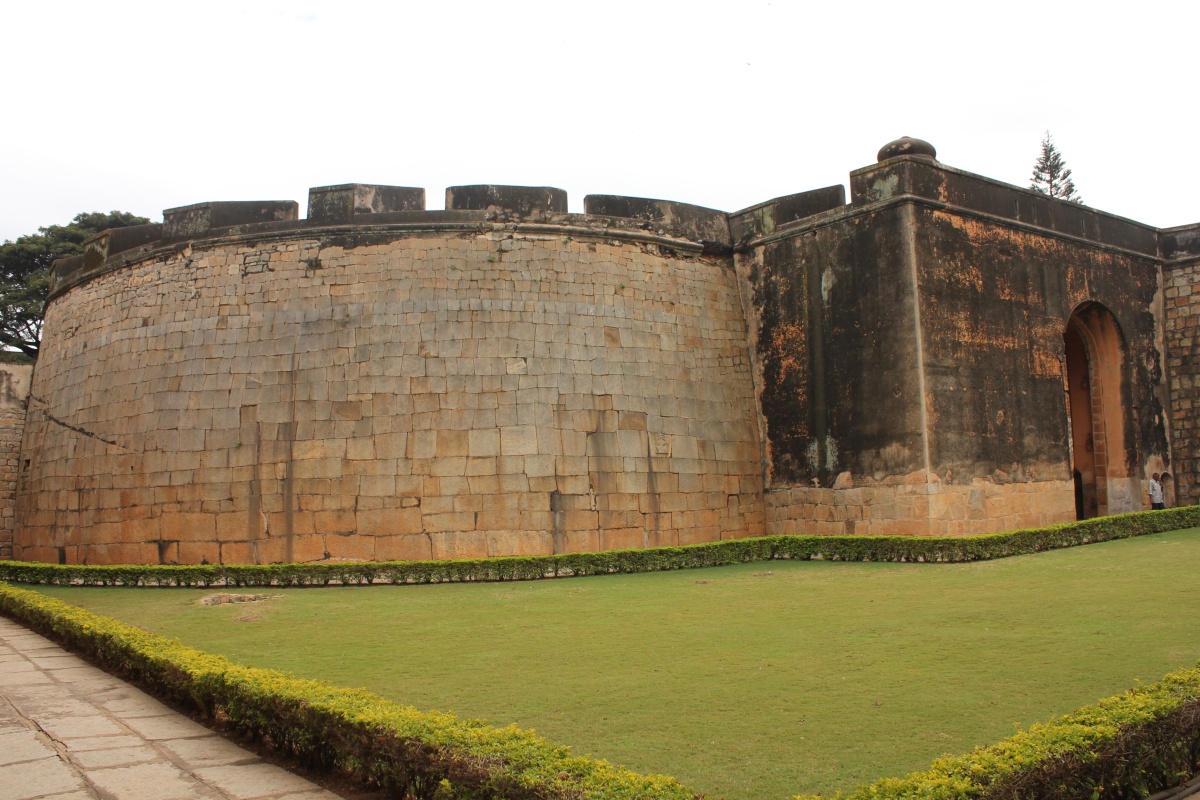 Journeys across Karnataka: Bengaluru Kote ~ Bangalore Fort