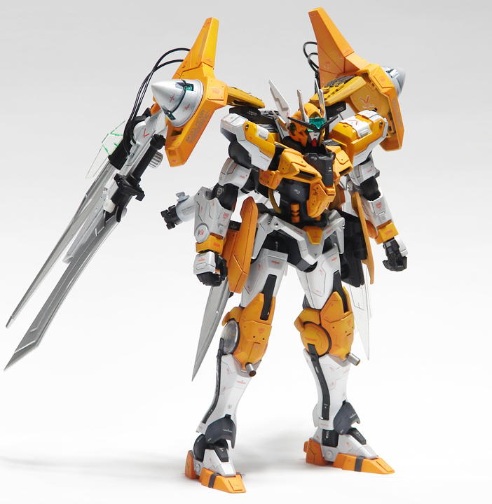 Gundam Family: MG 1/100 Gundam-00 Rebuilt Custom Build