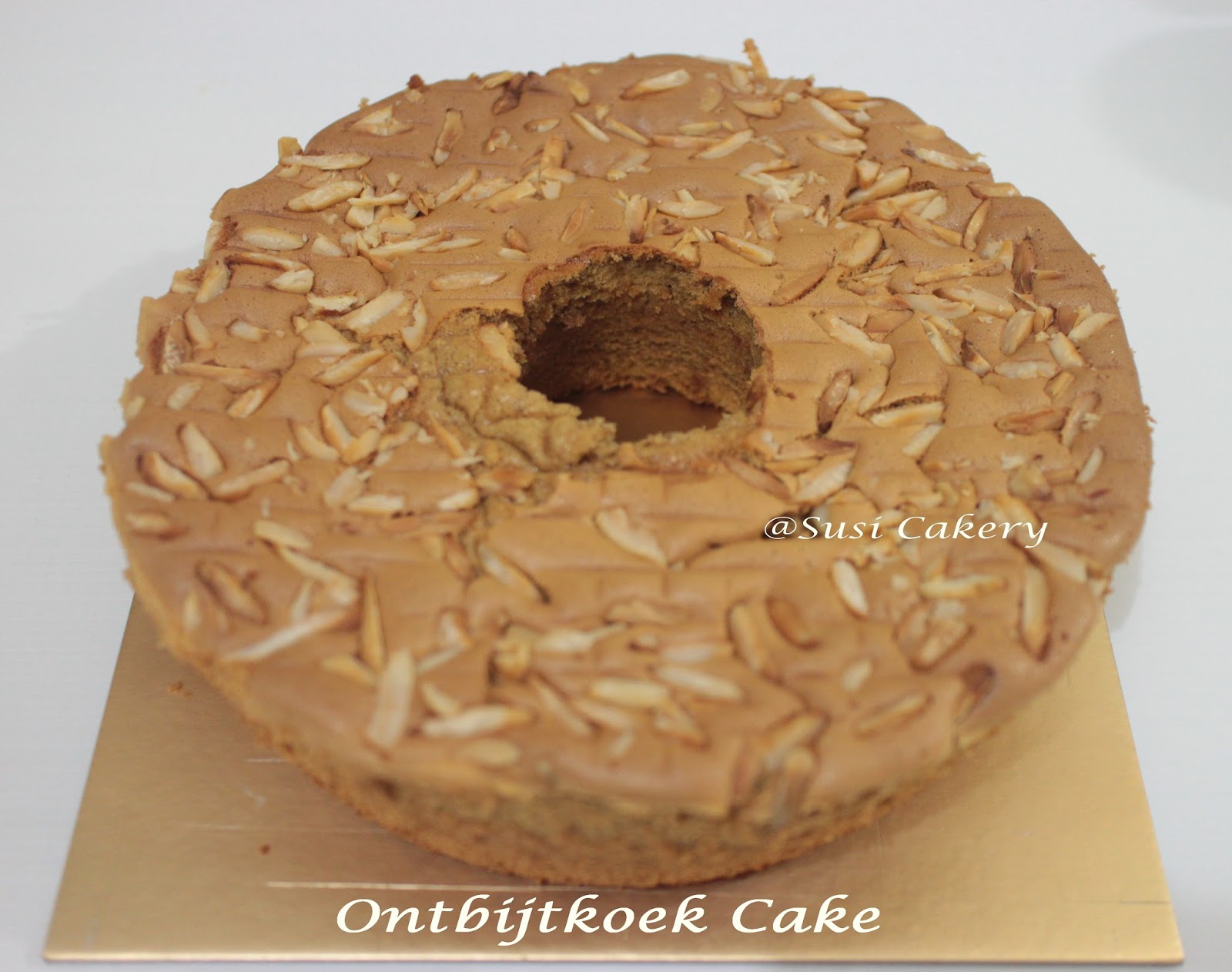 Susi Cakery: Ontbijtkoek Cake
