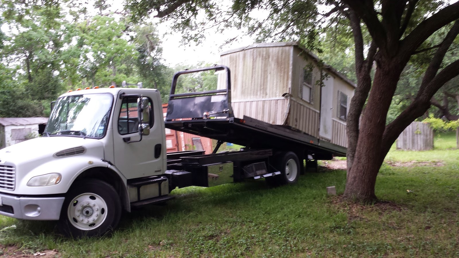 18 Wheeler Small Car limo Flatbed Towing Houston,713-554-2111: October 2013