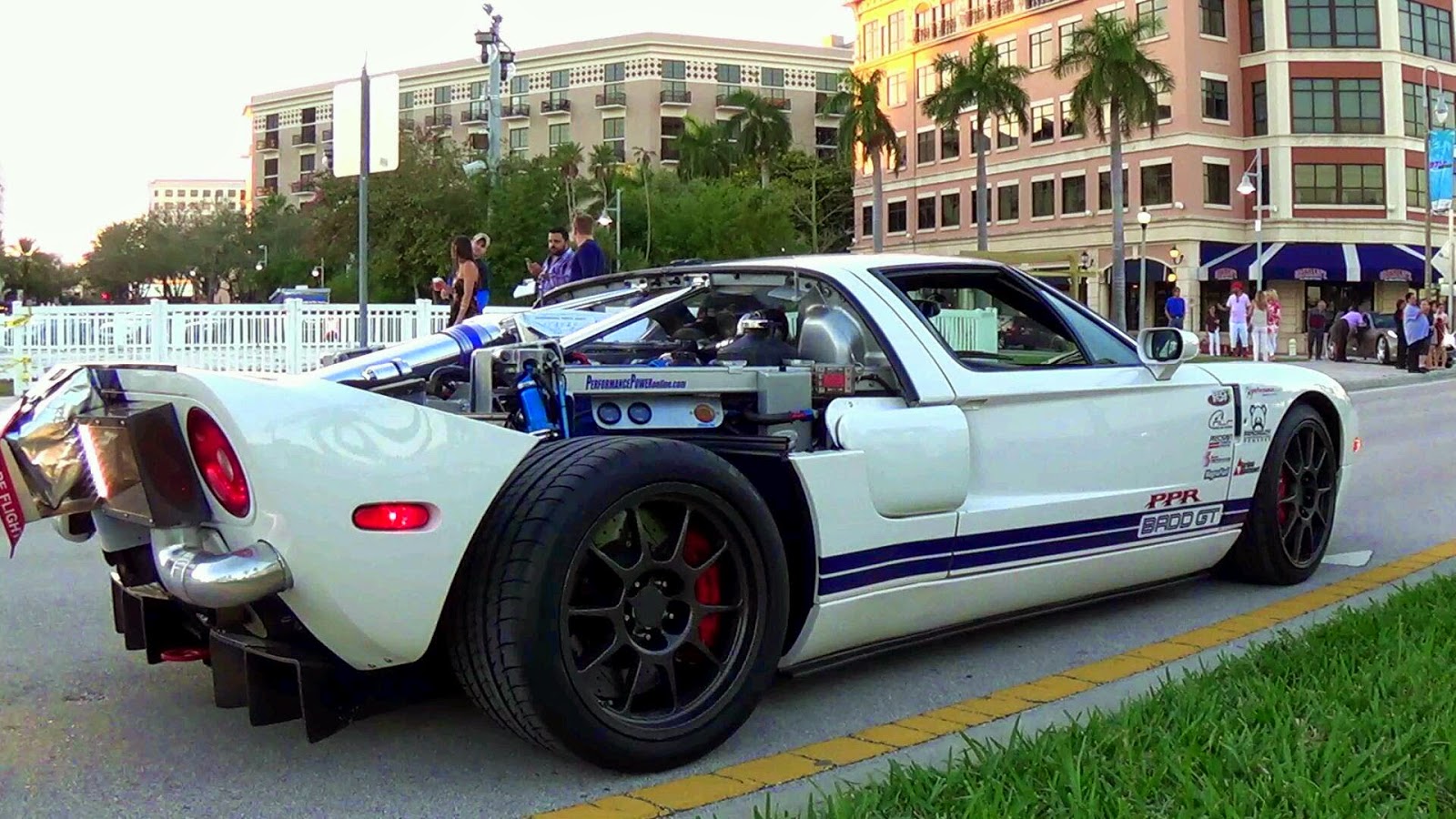 Ford BADD GT, objectif 300 mph (483 km/h) pour une auto "street legal"