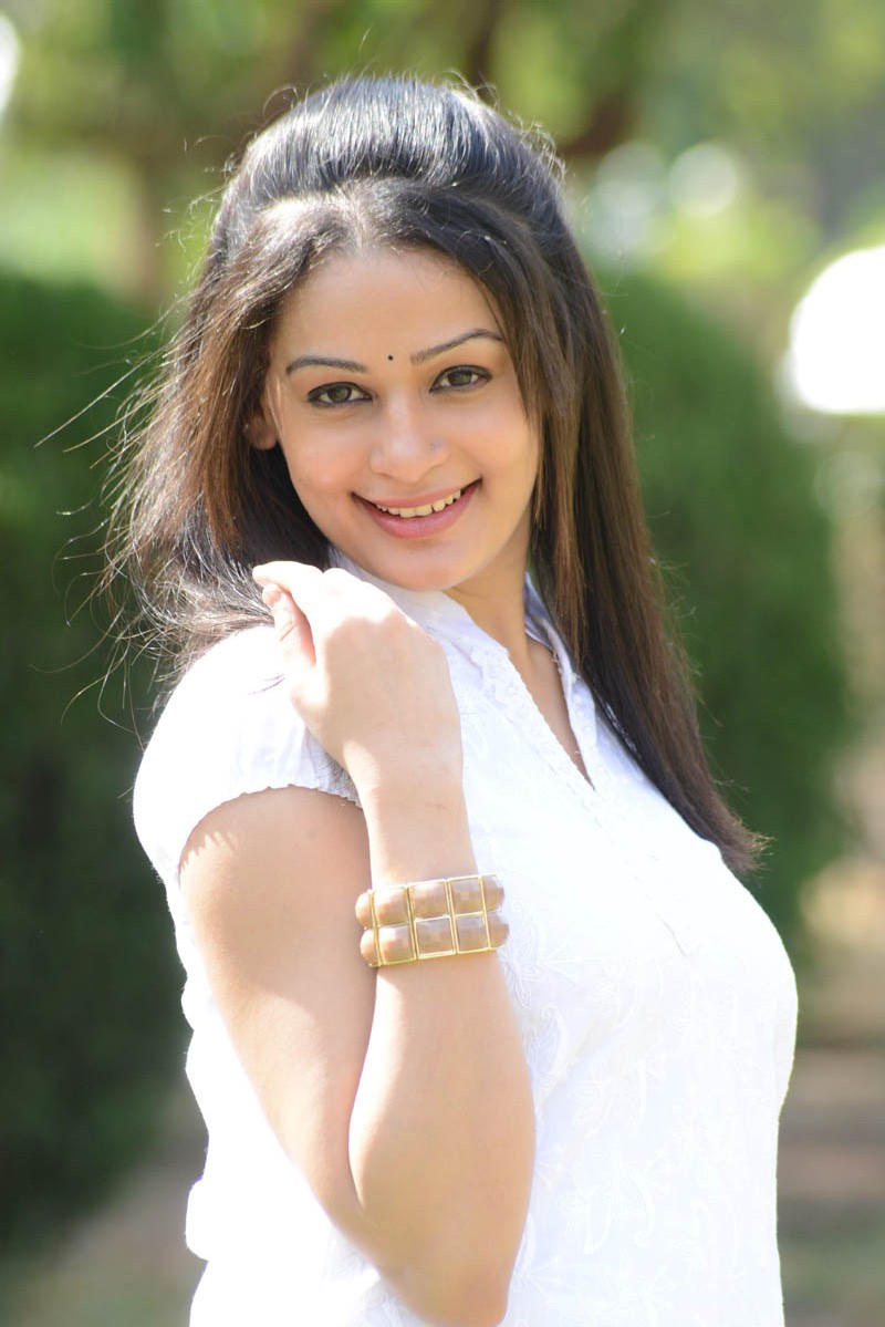 Rupal Photoshoot latest hot stills ~ Movie Galleryz.in