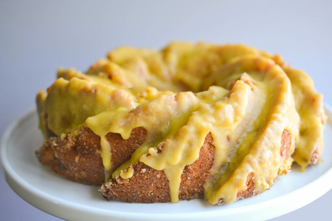 Greedy Girl : Disastrously delicious Mango crunch cake