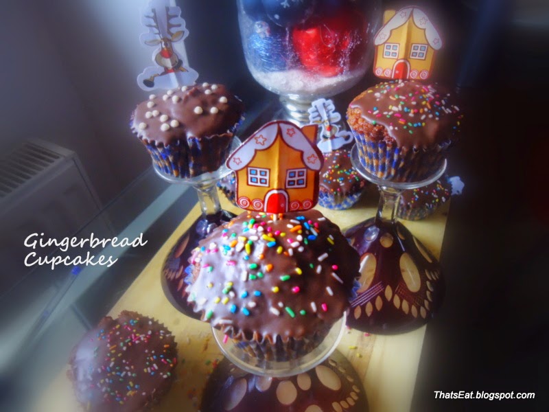 That's Eat!: GINGERBREAD CUPCAKES (ΚΕΚΑΚΙΑ ΜΕ ΜΠΑΧΑΡΙΚΑ)