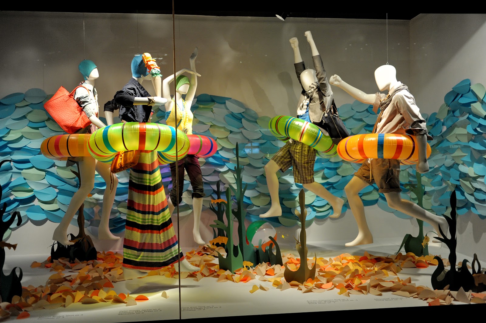 100+ Creative Summer Window Displays, Ideas & Designs | Zen ...