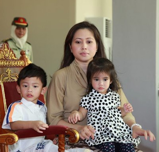 Cyber Info: AZRINAZ MAZHAR HAKIM'S CHILDREN - THE LATEST PHOTOS