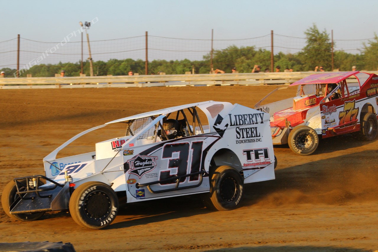 The DIRT Network: The Story From Raceway 7- Weller Outlasts Competition ...