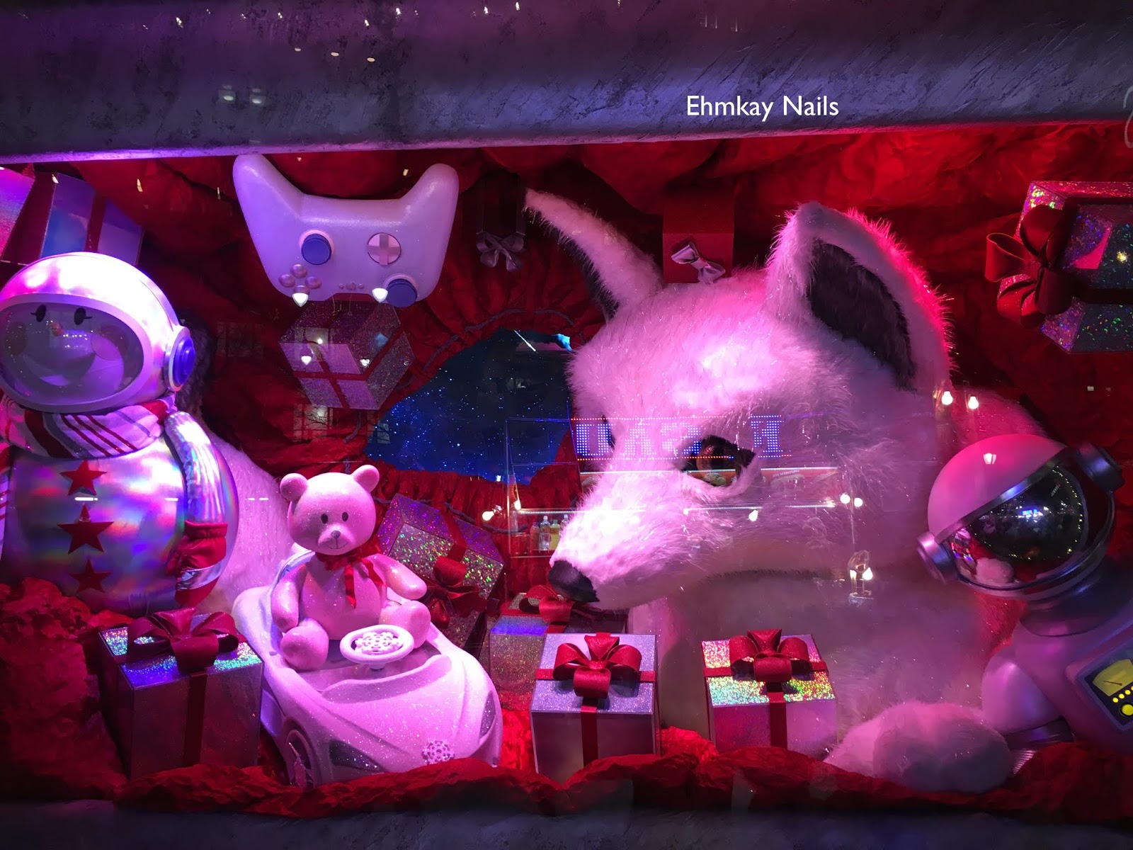 ehmkay nails: Holiday 2018 Window Displays of New York City