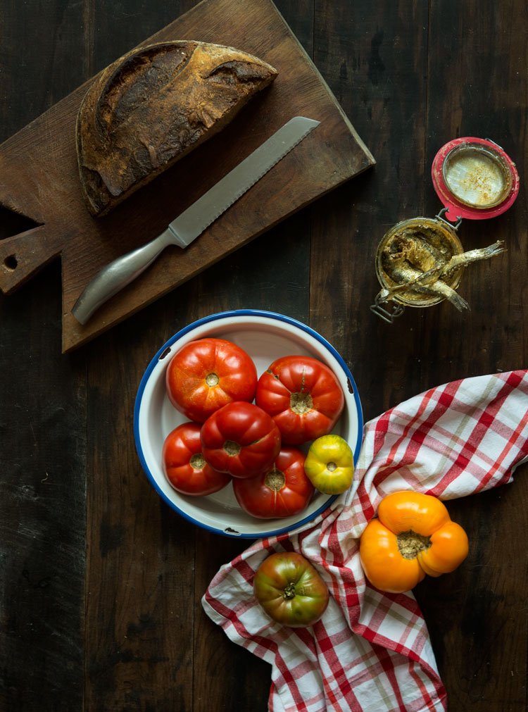 Pan con Tomate (y Anchoa) - WILD GREENS & SARDINES