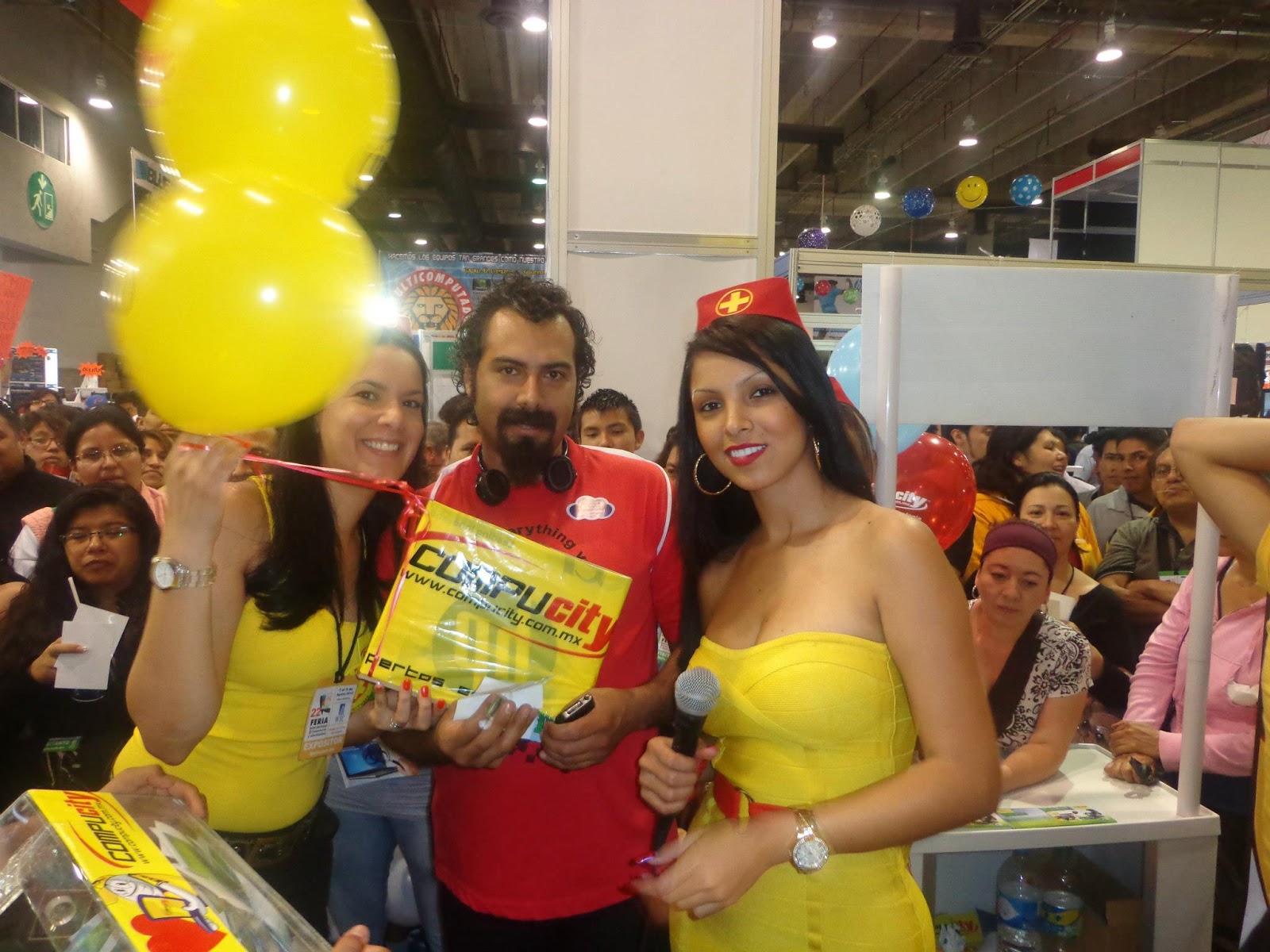 Tatiana Manosalva Fan: Más de este bellísimo ángel en Compucity, durante la Feria de Computación ...