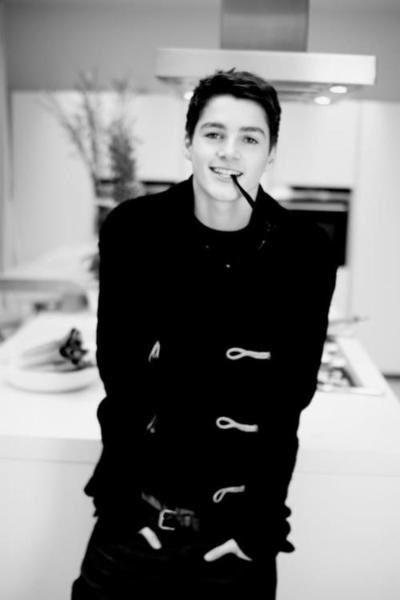 You[tube]: Finn Harries