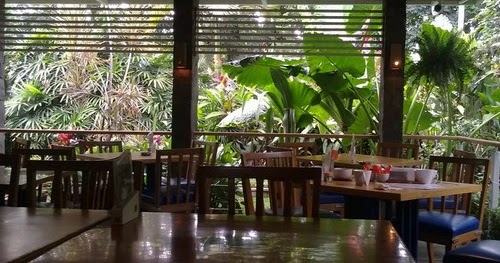Cafe Halaman - Bandung - Tempat Makan Kuliner Enak Enak