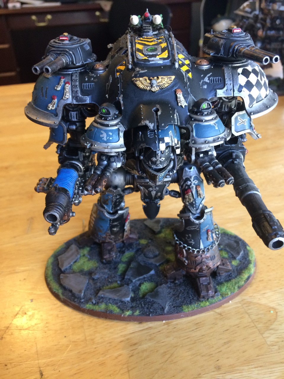 What's On Your Table: Custom Knight House - Faeit 212