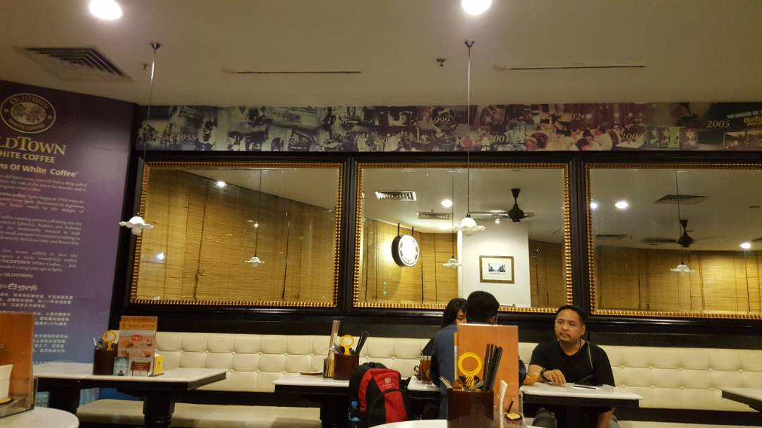 Meh Travel With Me!!: Hangout, Old Town & Secret Recipe @ Menara UOA ...