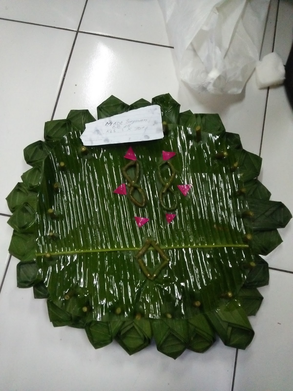 Lipatan daun bunga telang