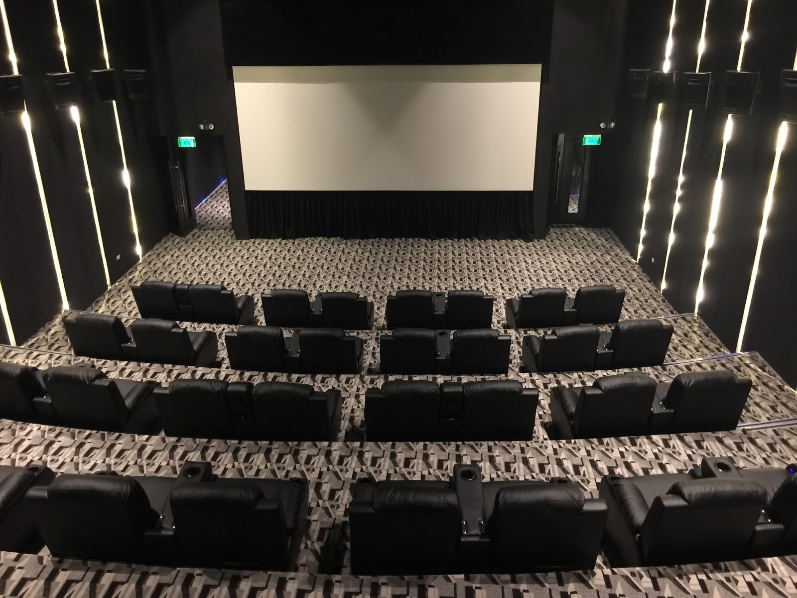 Lakwatsera Lovers: New Luxury Theaters Opens at Vista Mall Las Piñas