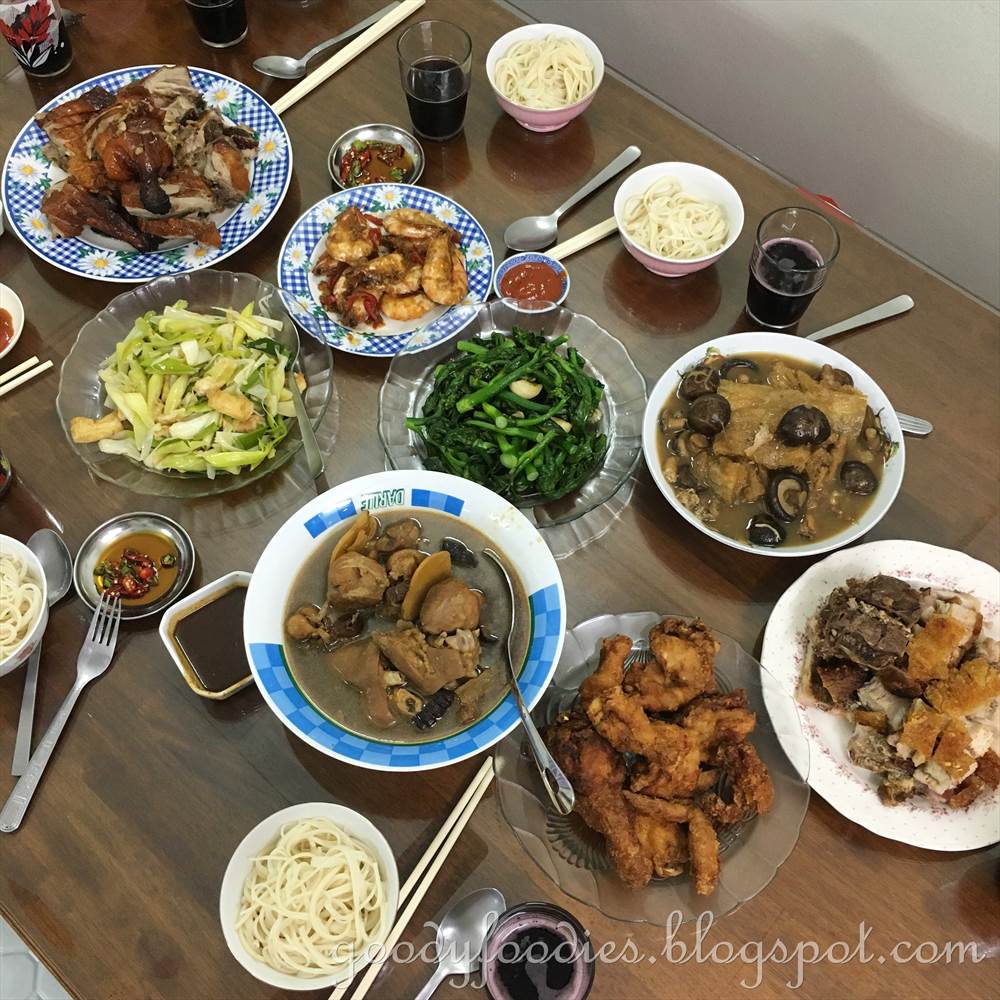 GoodyFoodies: Our 2016 CNY Reunion Dinner + CNY Snacks