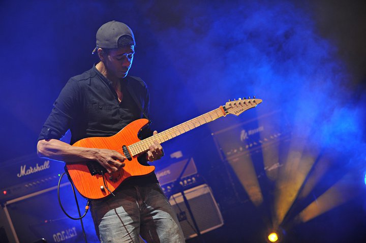 Skinny Devil Magazine: 'GUITAR GODS: Greg Howe''