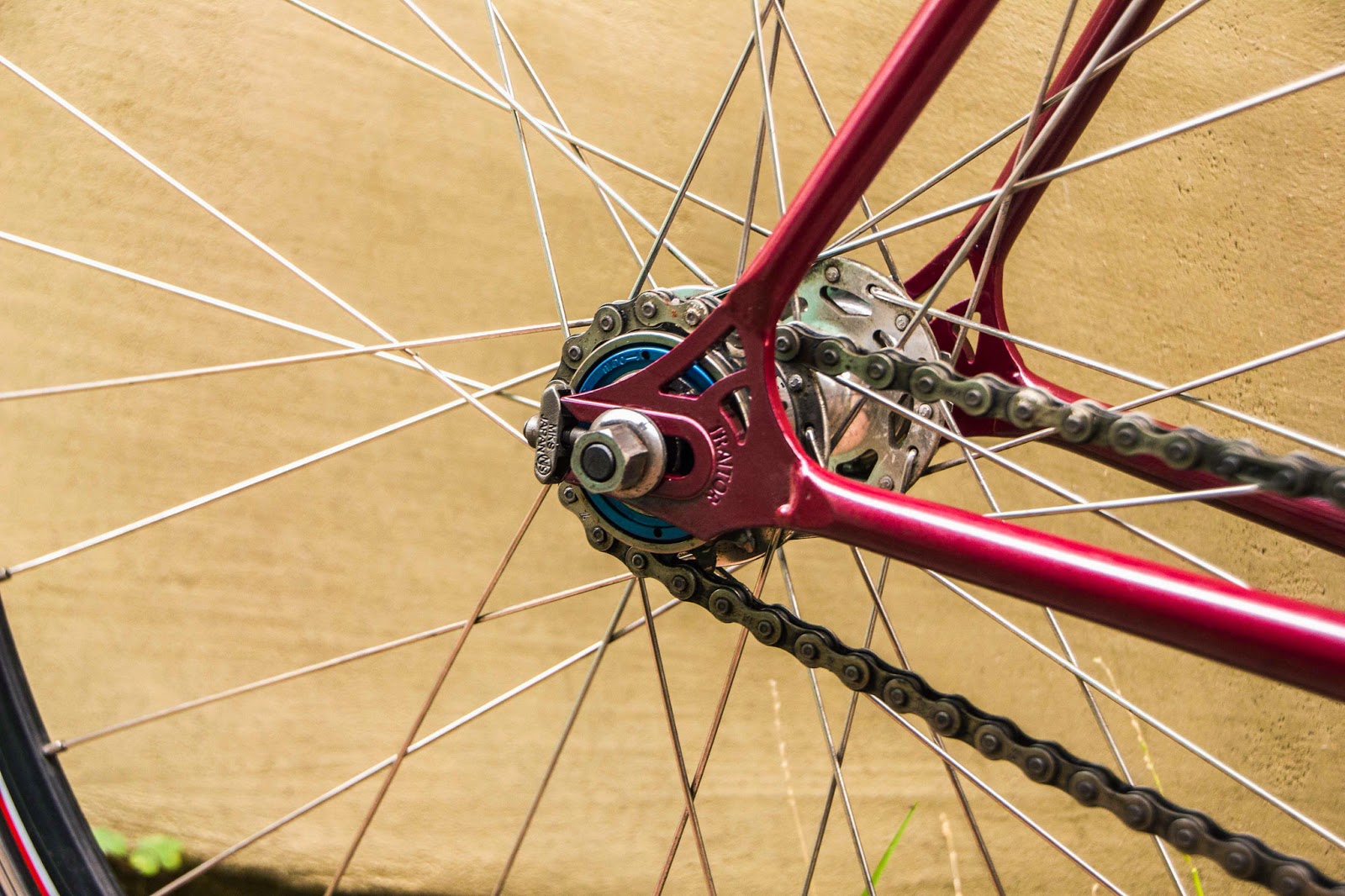 The Monkey Lab: Traitor Cycles Cutlass with Schlumpf Speed Drive