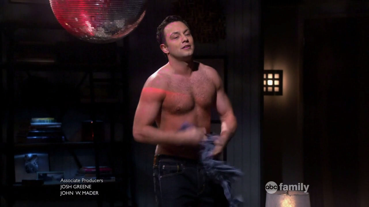 Jonathan Sadowski on Young & Hungry (2015) ~ DC's Men of the Moment