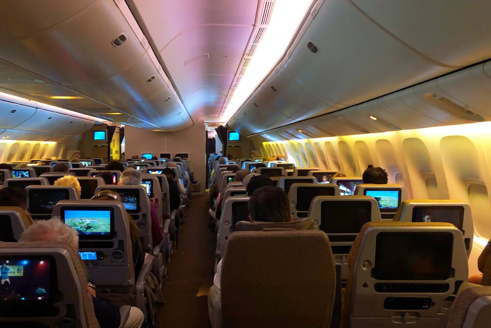 The Geek Travels: Singapore Airlines Economy Class Flight Review: Davao ...