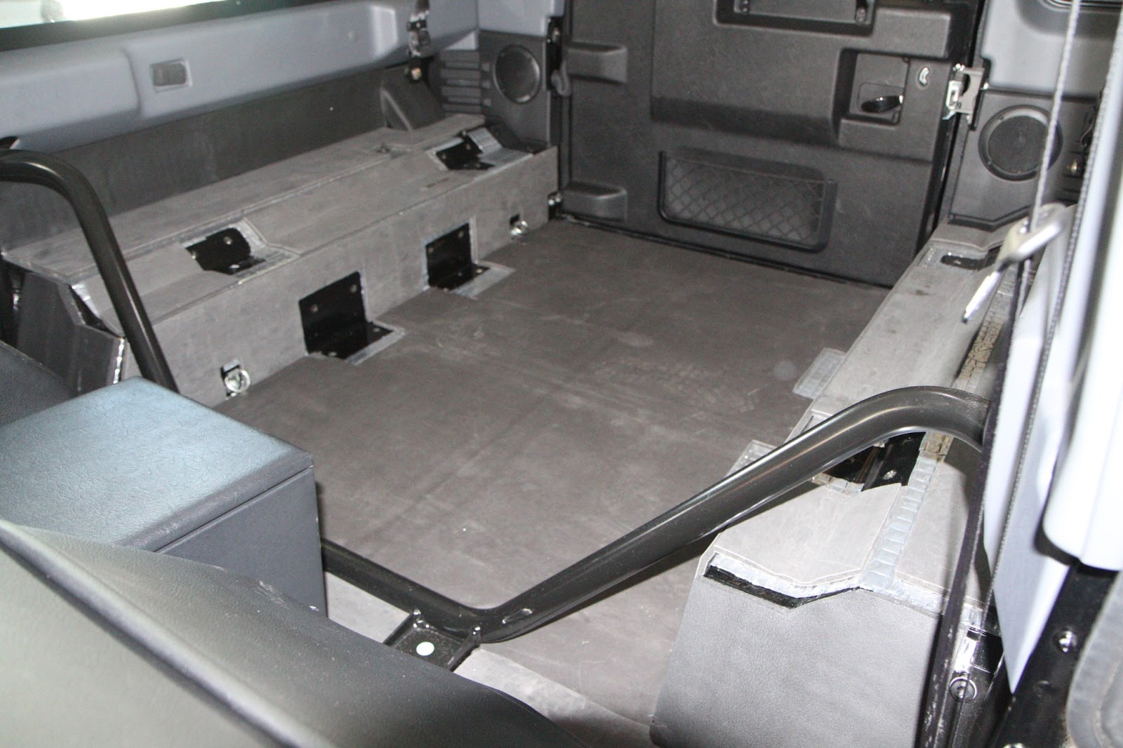 Defender 90 XS: Sound Deadening Phase 3 (Rear Tub)