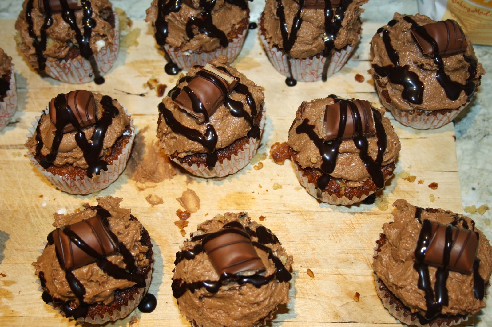 Caroline Makes....: Kinder Bueno Cupcakes