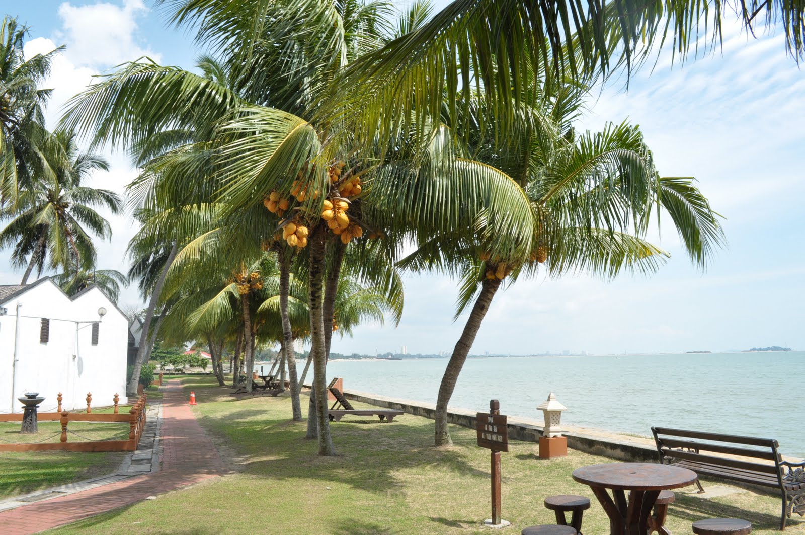 Shah Beach Resort , Melaka: .... beautiful weekend for you ...