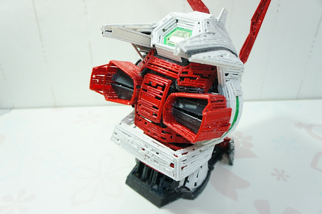 Gundam Family: Gundam Astray Red Frame Head Made of Gunpla Runners ...